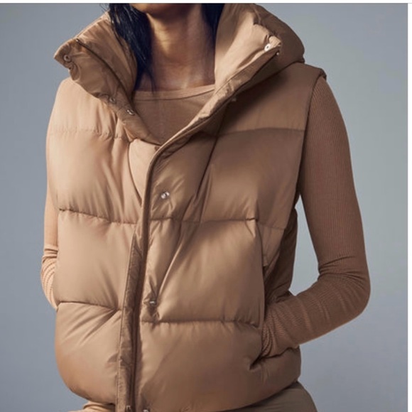ALO Yoga | Jackets & Coats | Alo Gold Rush Puffer Vest | Poshmark